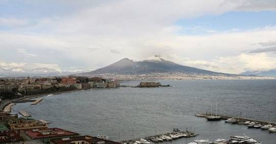 Naples: des centaines de milliers d'euros cachés dans les murs d'un usurier