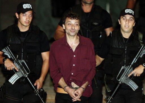 Brésil La Cour Suprême Refuse Dextrader Litalien Cesare Battisti Et
