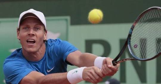 Roland-Garros: Tsonga passe en 8e, Simon cale