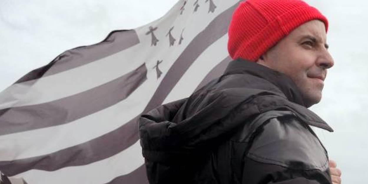 VIDÉO. Bonnets rouges et bleus bonnets : de la mémoire à l'histoire