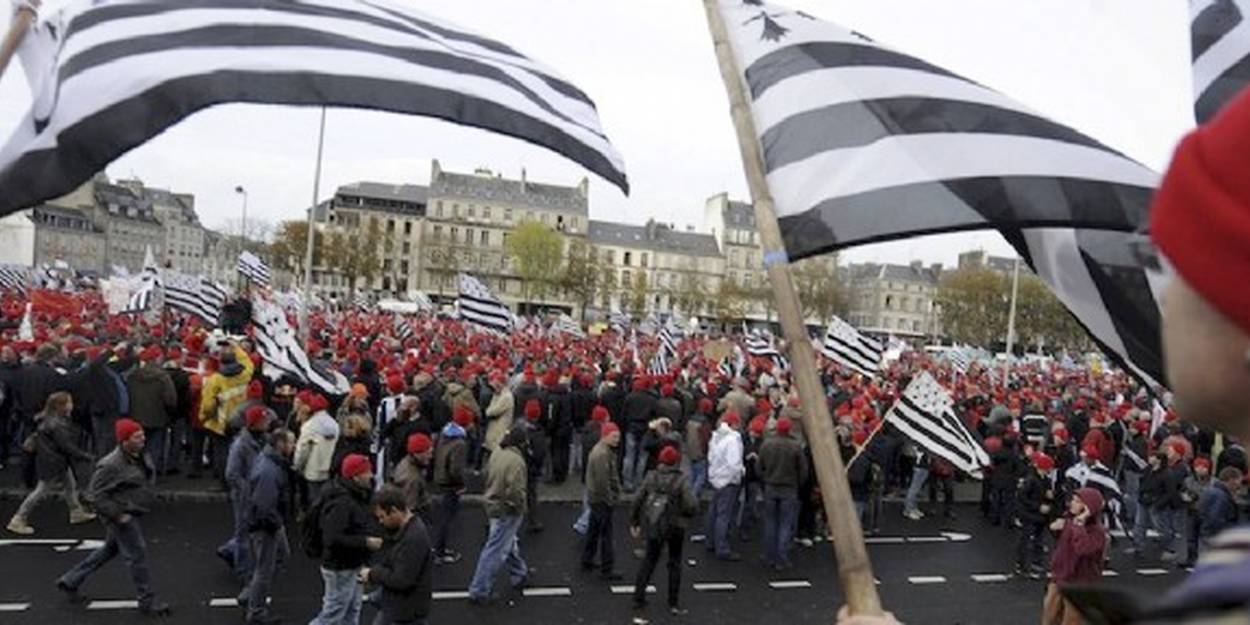Bonnets rouges : manifestation avant le procès de plusieurs militants