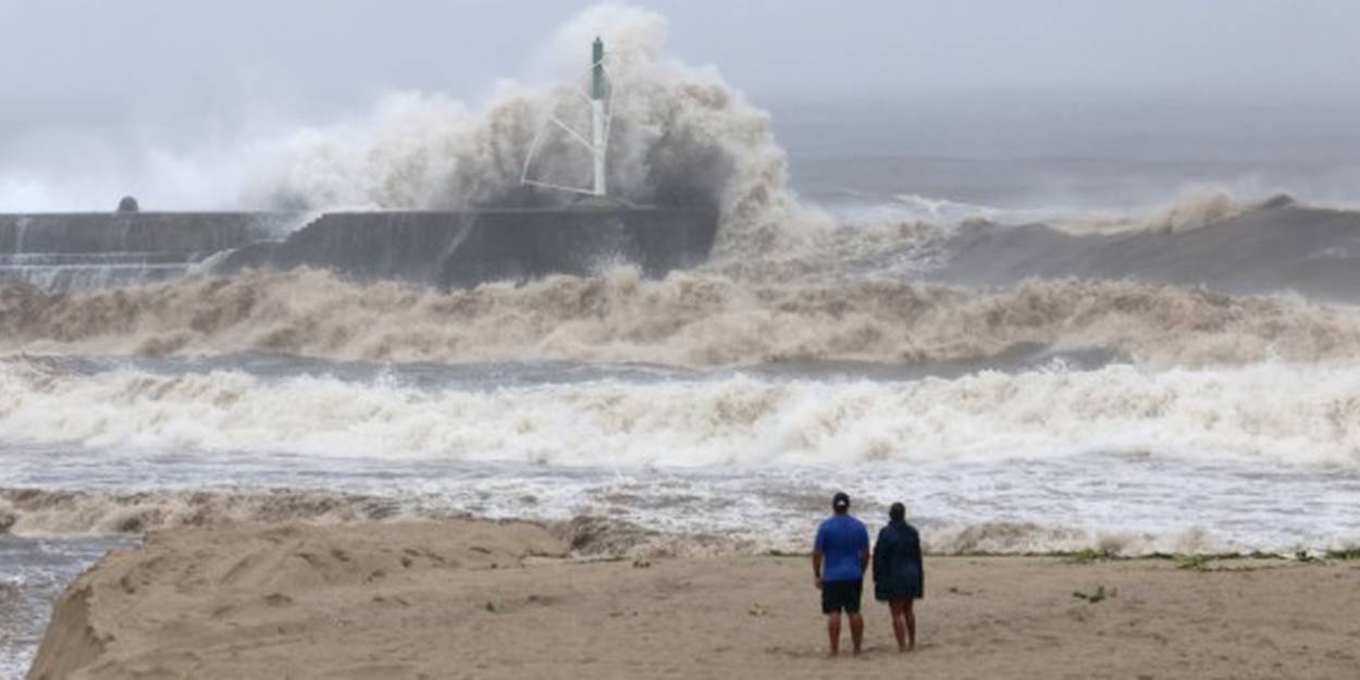 La Réunion : la tempête Haliba ravage le réseau routier