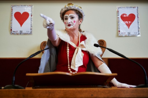 Pour ses 150 ans, Alice transportée au pays des merveilles numériques ...