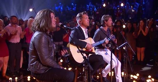 Vidéo - Les frères Hanson chantent Mmmbop 20 ans après