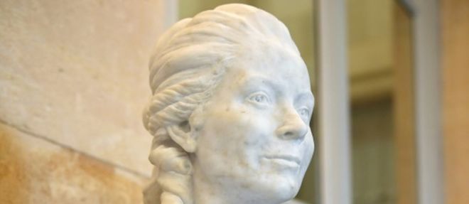 La féministe Olympe de Gouges, statufiée, entre à l'Assemblée