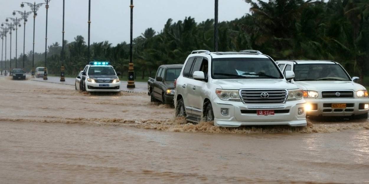 Le cyclone Mekunu rétrogradé en tempête tropicale, deux morts à Oman