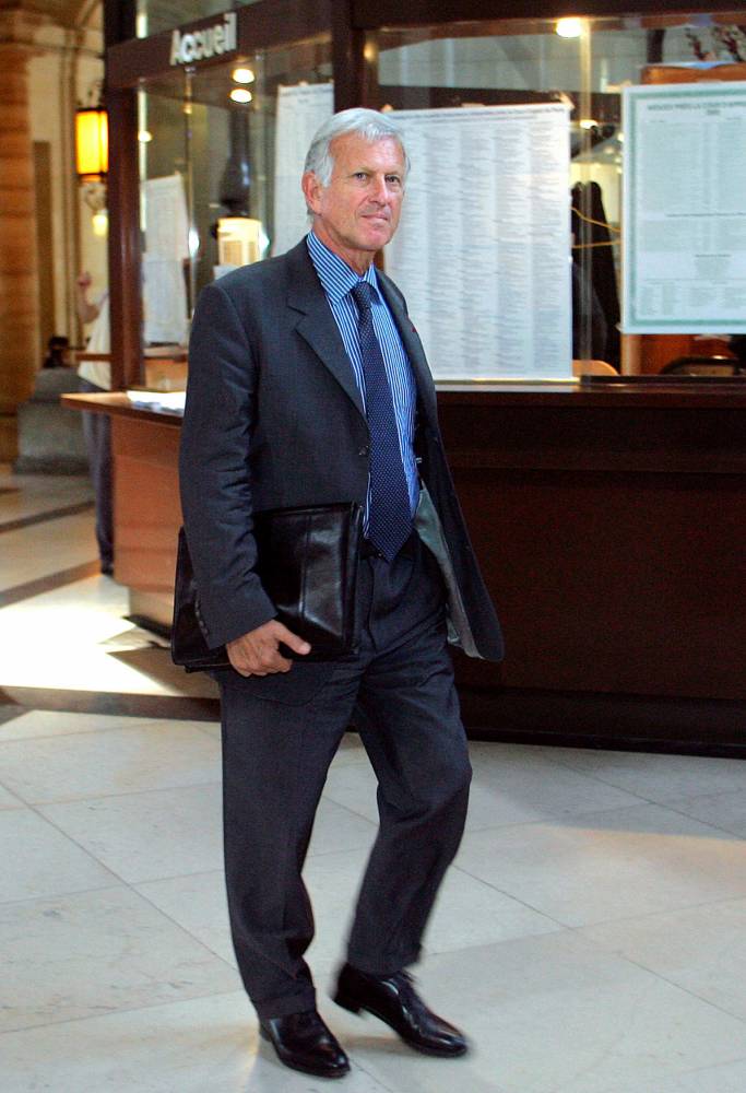 Affaire Benalla : la longue lignée des « couteaux suisses » du pouvoir