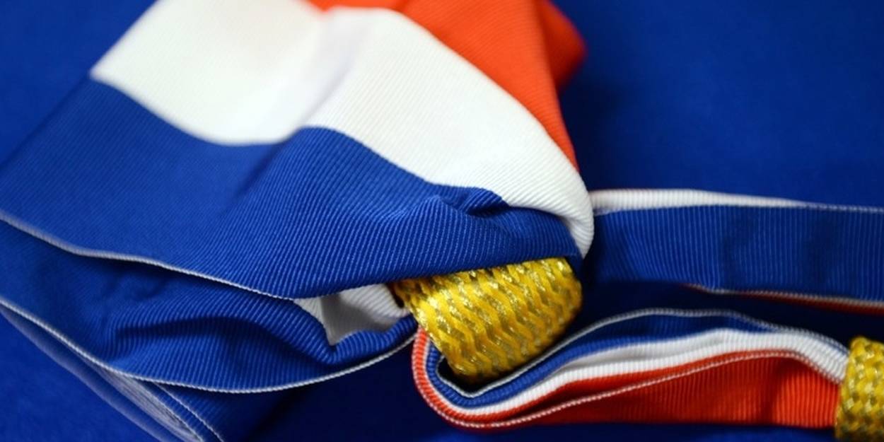 Macron salue "le dévouement inlassable" du maire tué dans le Var