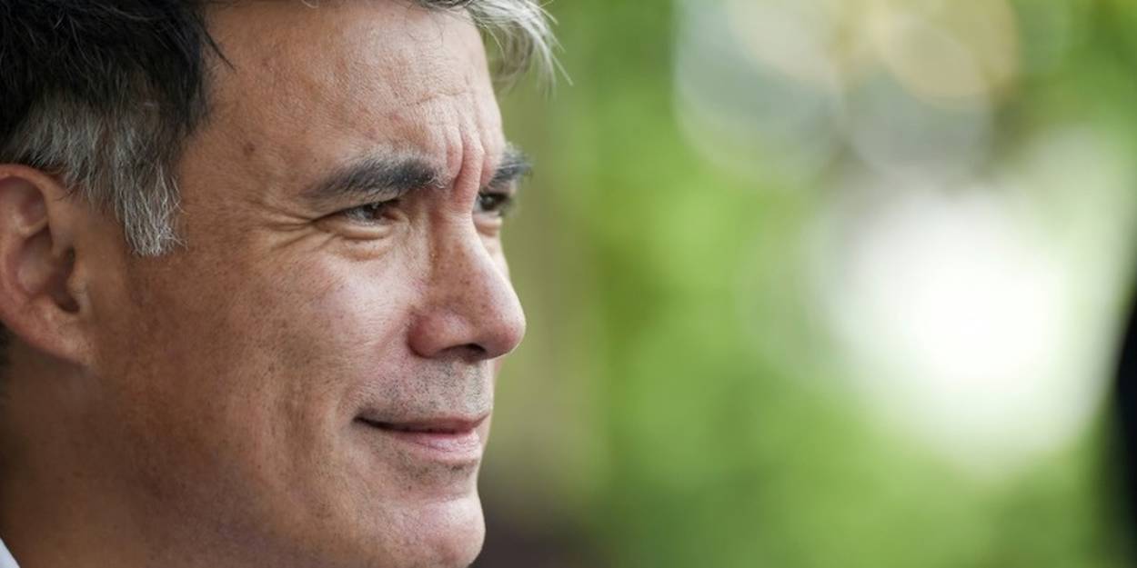 Olivier Faure raille le double discours de "Docteur Manu et Mister Macron"