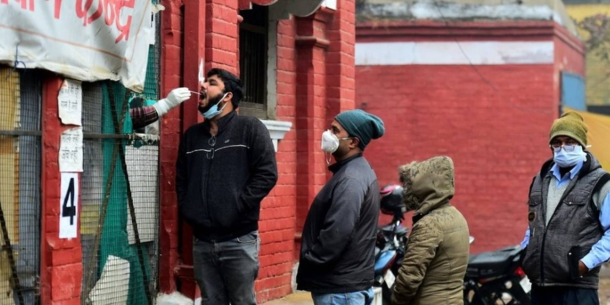 Omicron poursuit sa propagation foudroyante, Djokovic refoulé en Australie