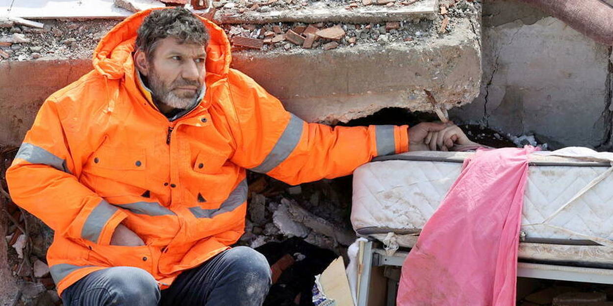 Séisme en Turquie : cette photo déchirante a fait le tour du monde Séisme en Turquie : cette photo déchirante a fait le tour du monde