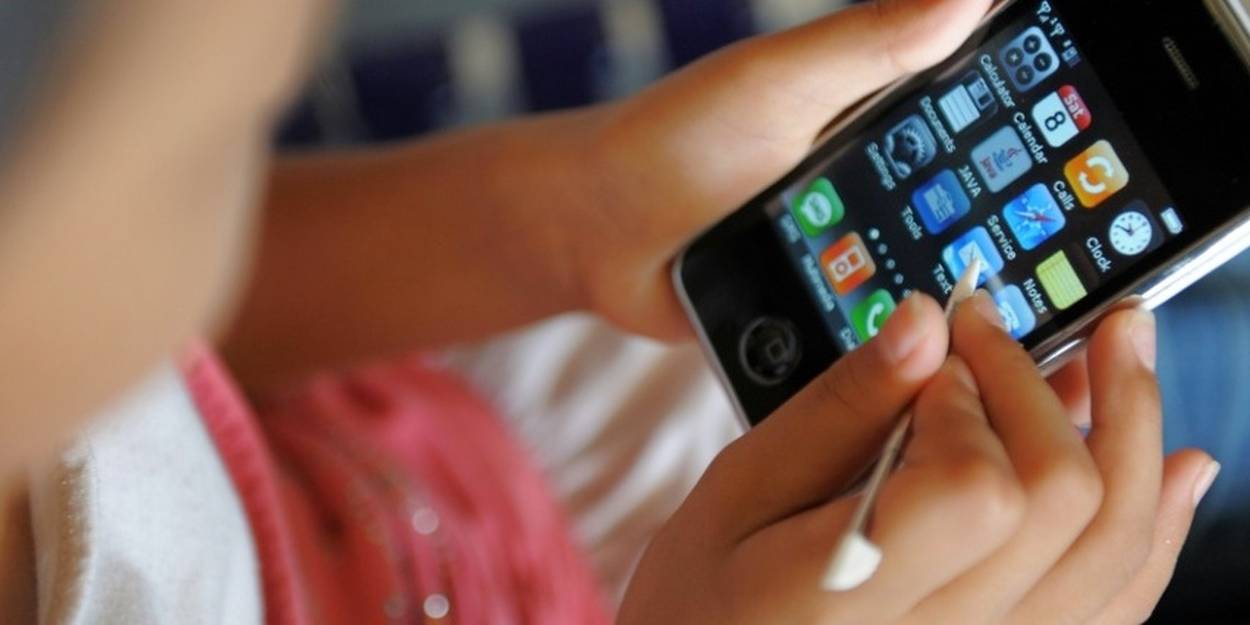 Les temps d'écran chez les petits excèdent les recommandations, selon ...