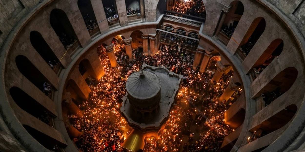 A Jérusalem, les chrétiens orthodoxes célèbrent le "feu sacré" pascal
