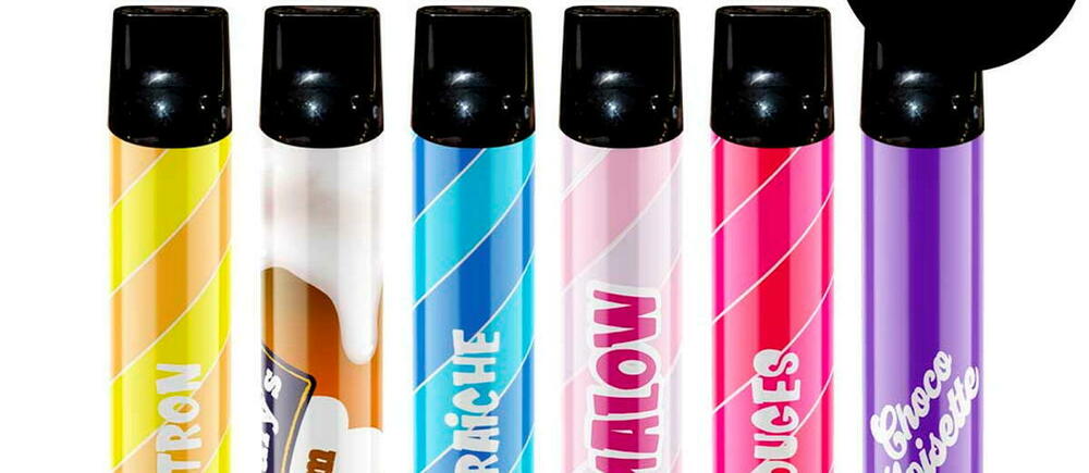 Faut-il interdire la puff, cette cigarette jetable que les jeunes adorent