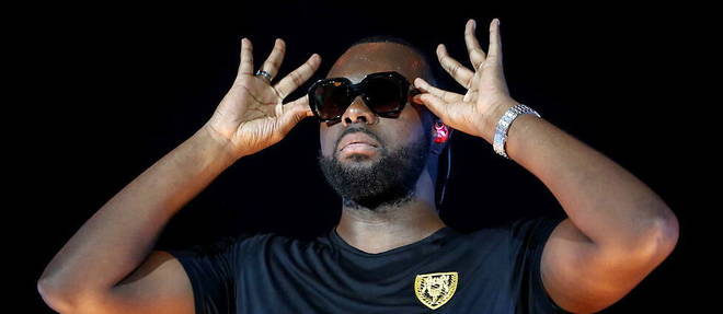 Le chanteur Gims se filme avec une espèce menacée, les défenseurs des ...