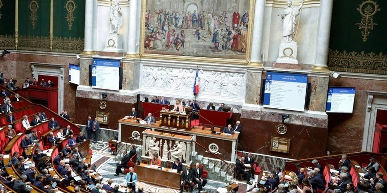 Le Parlement Adopte Largement La Loi De Relance Du Nucléaire