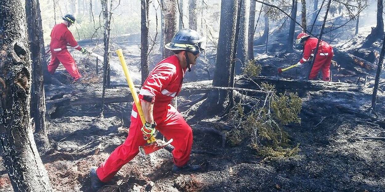 Des milliers d’évacués après des incendies ravageurs au Canada Des milliers d’évacués après des incendies ravageurs au Canada