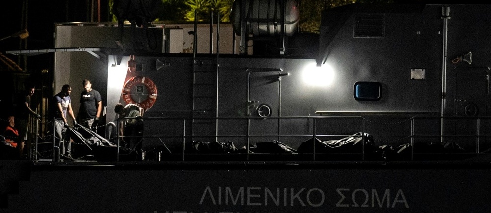 Naufrage de migrants en Grèce: les espoirs de trouver des survivants Naufrage de migrants en Grèce: les espoirs de trouver des survivants