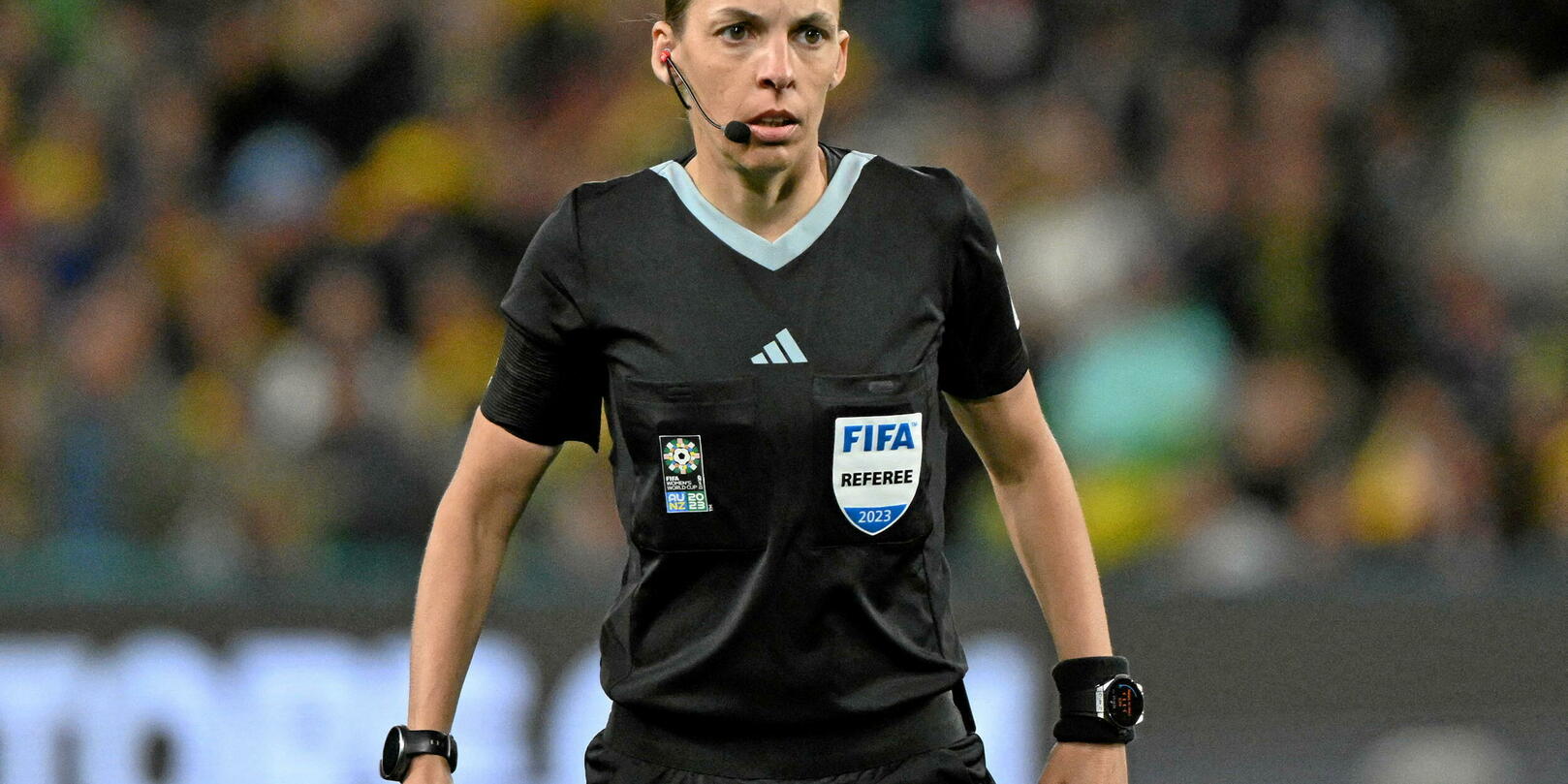 Le long combat des arbitres féminines de football pour accéder au haut ...