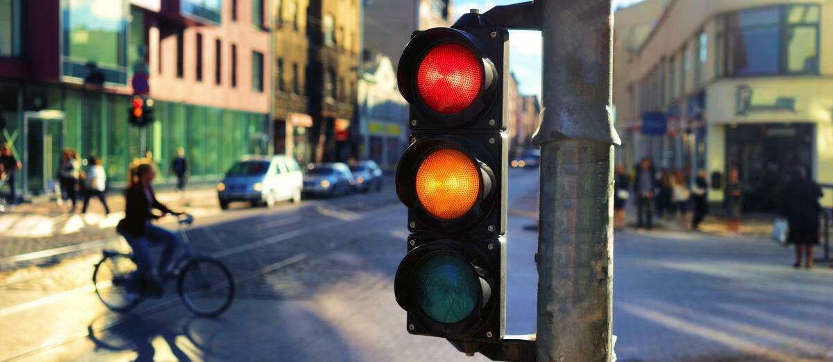 Pourquoi les feux sont vert, orange et rouge