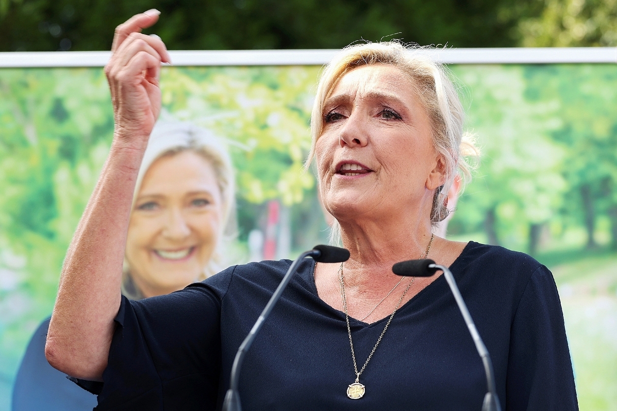 Le Pen fustige Le Pen fustige