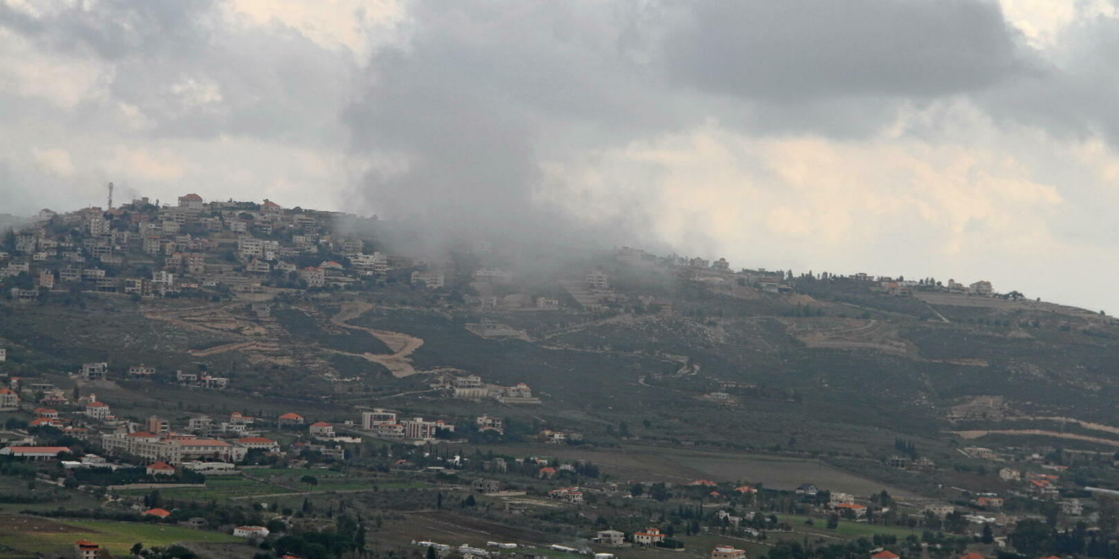 Le Hezbollah affirme avoir tiré une dizaine de roquettes sur une base ...