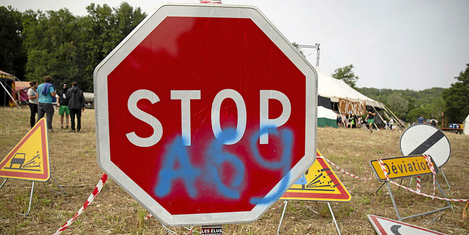 A69 : trois membres des forces de l’ordre blessés dans des affrontements