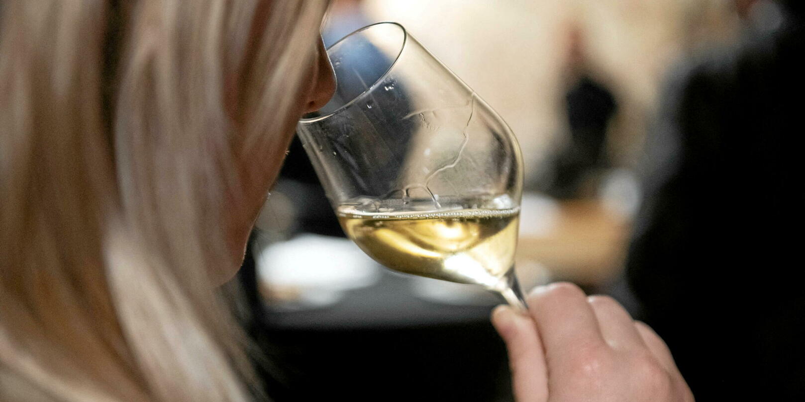 Pourquoi a-t-on parfois mal à la tête après avoir bu de l’alcool