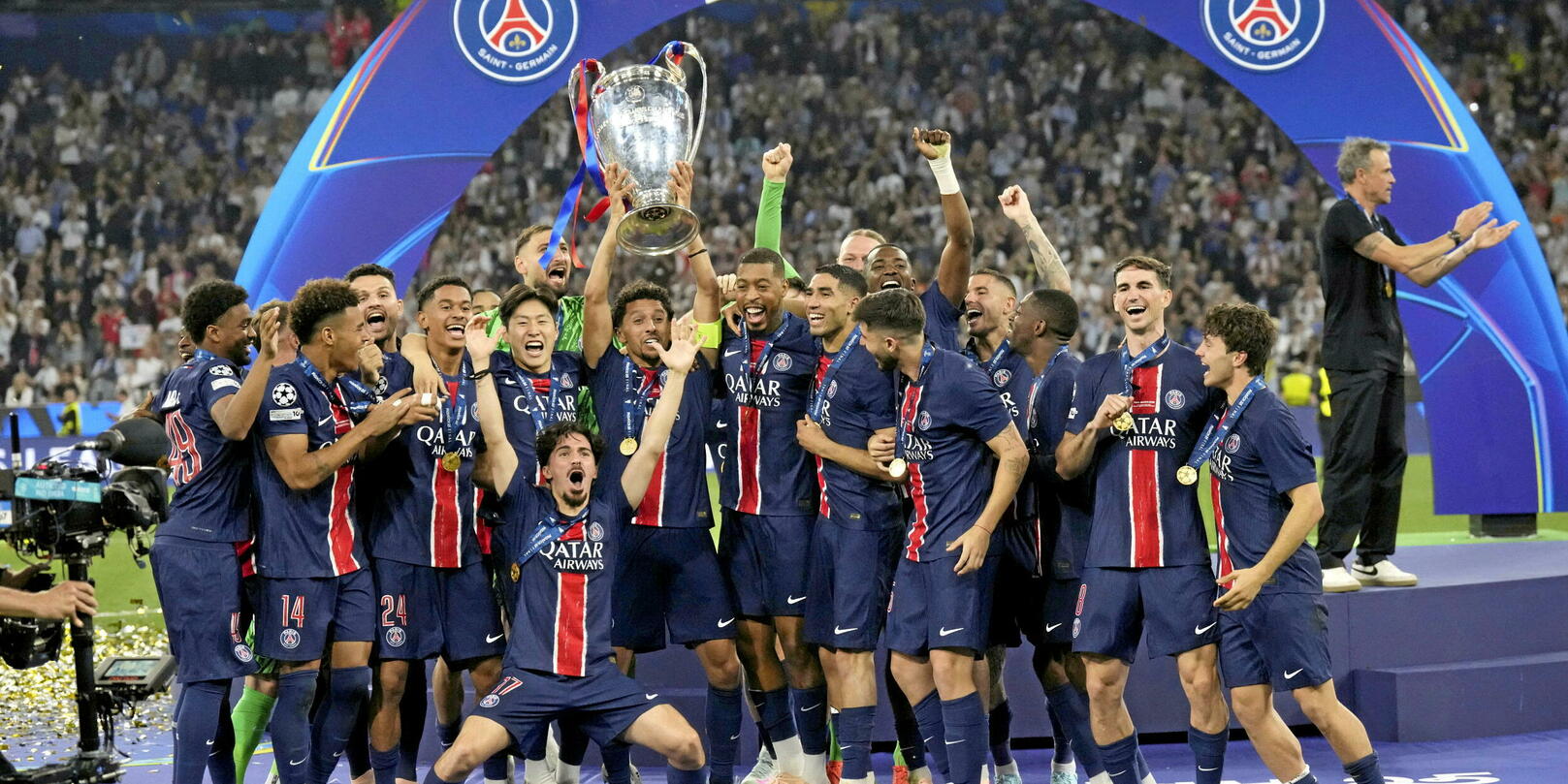 Le PSG remporte la Ligue des champions au terme d’une performance stratosphérique